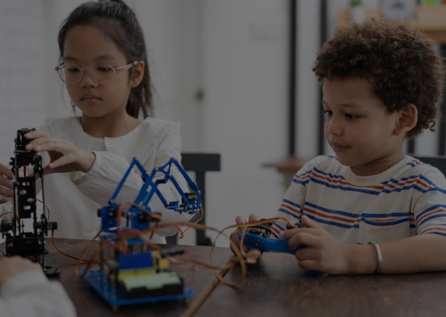 Kids Learning Center & STEM Education Dubai | Mind Spark